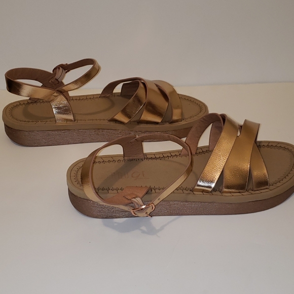 Rouge Helium | Shoes | Rouge Helium Strap Metallic Sandals Rose Gold 65 ...